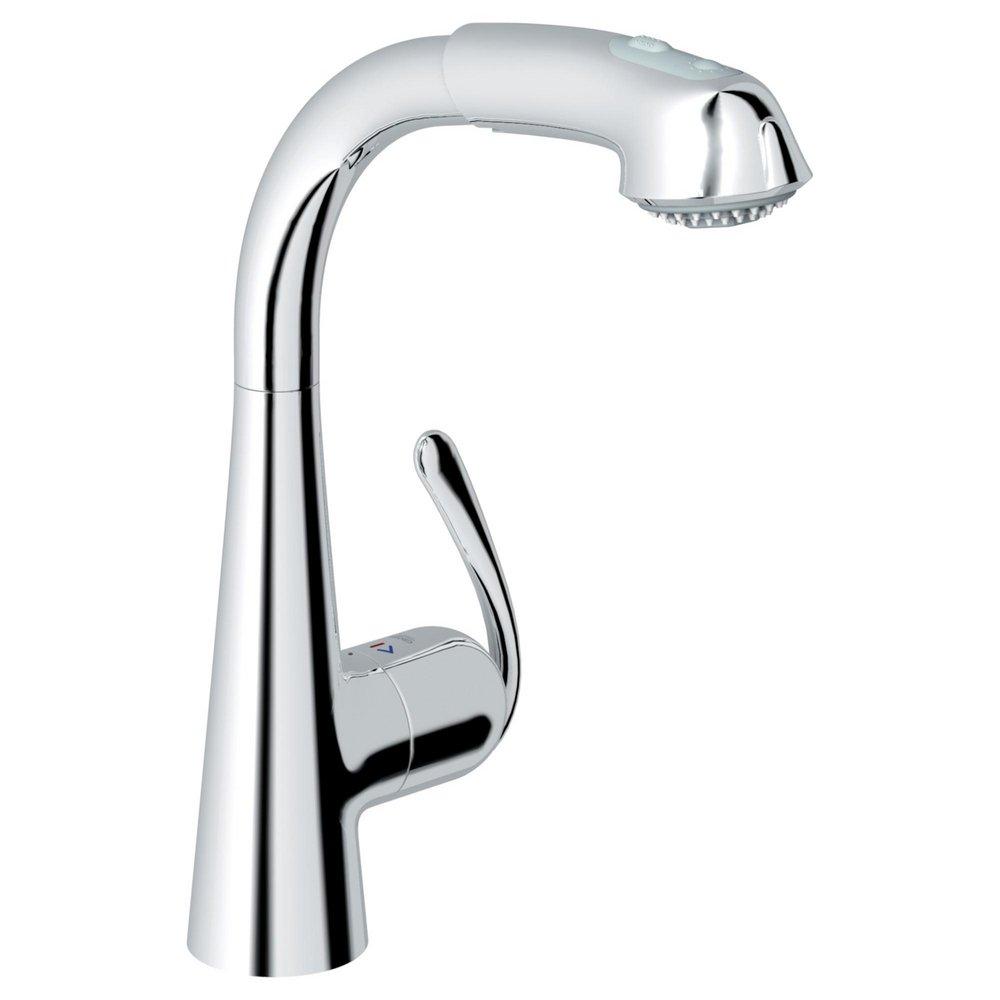 GROHE Single Handle Pull Out Kitchen Faucet in StarLight® Chrome | Ferguson